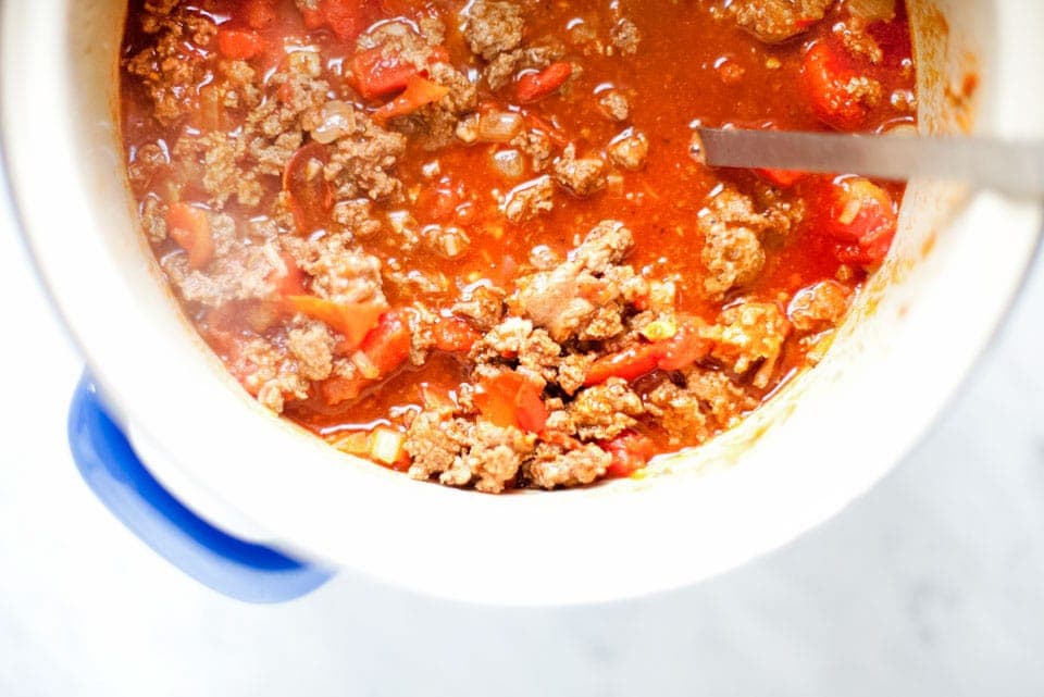 Easy Weeknight Chili and Gluten-Free Cornbread Bowls - Loveleaf Co.